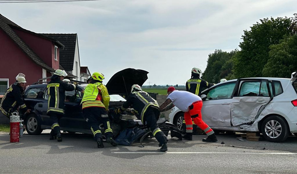 Vier Verletzte bei Unfall nahe Karlshuld