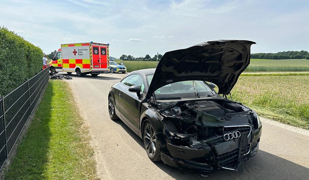 Gegen Zaun geschleudert